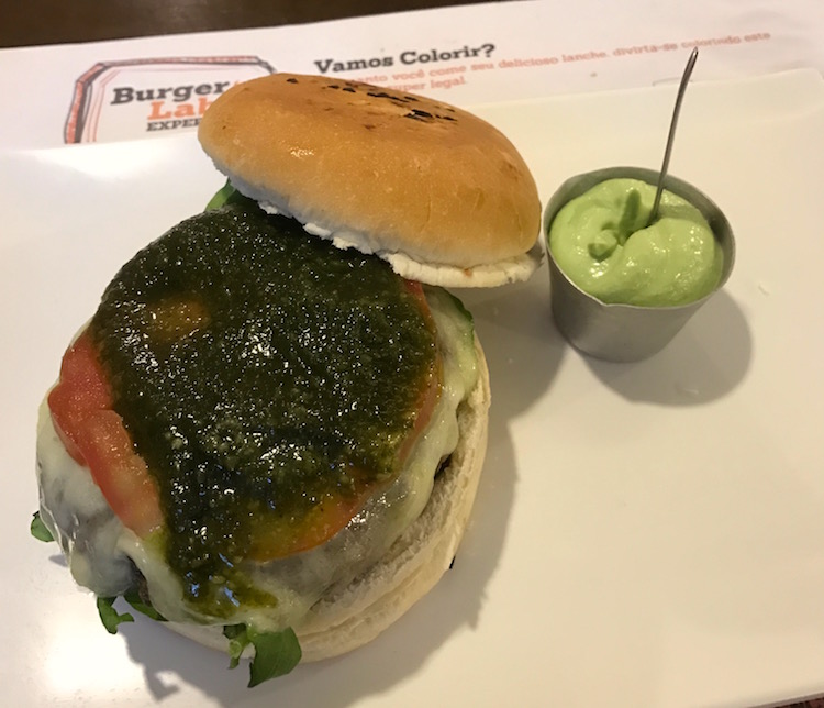 Fê Quint | Burger Lab Experience